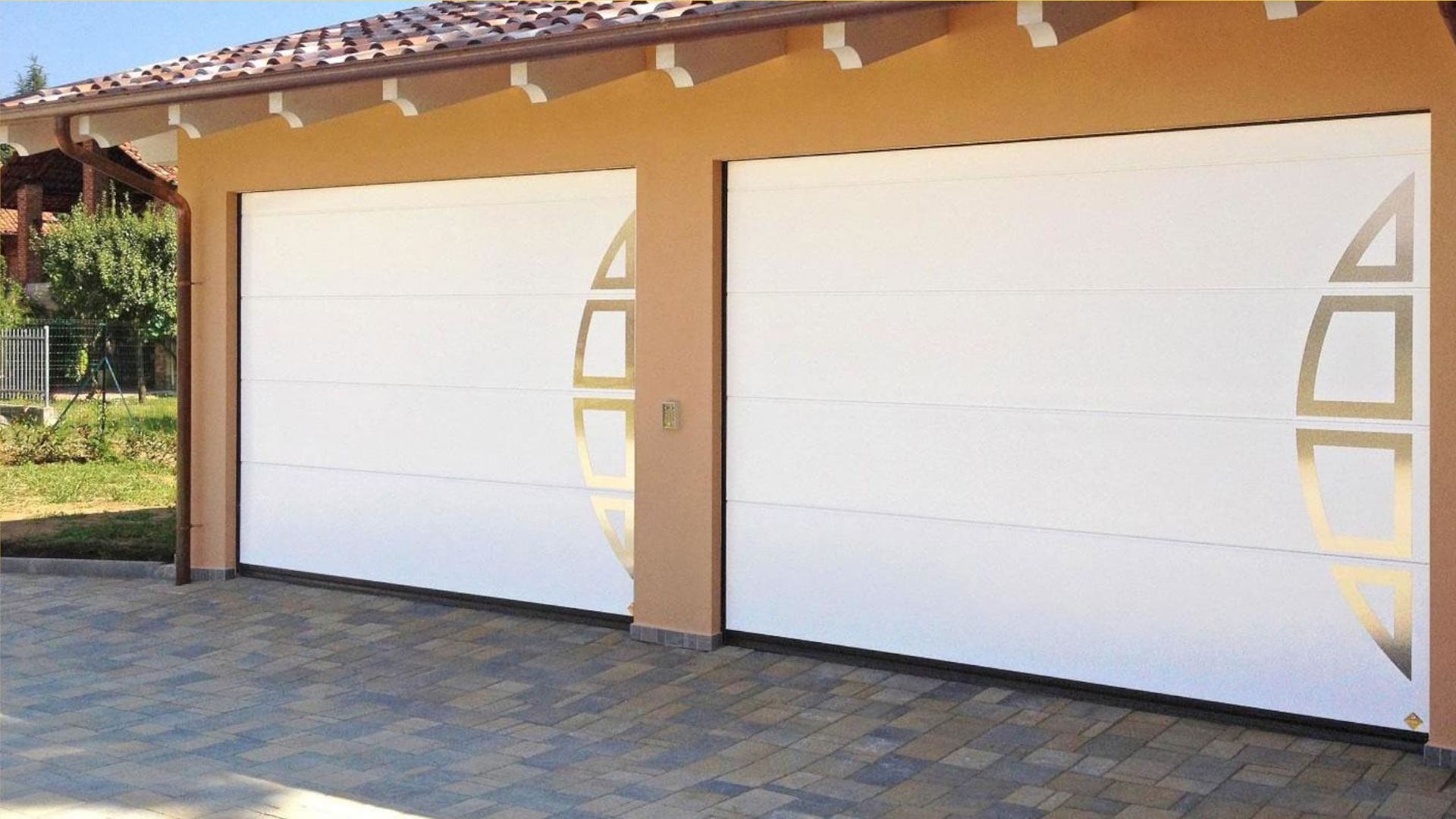 Porte Garage - porteinfissiluni basculante scorrevole sezionale